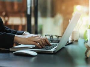 What’s the Difference Between Secretary and Admin Assistant?